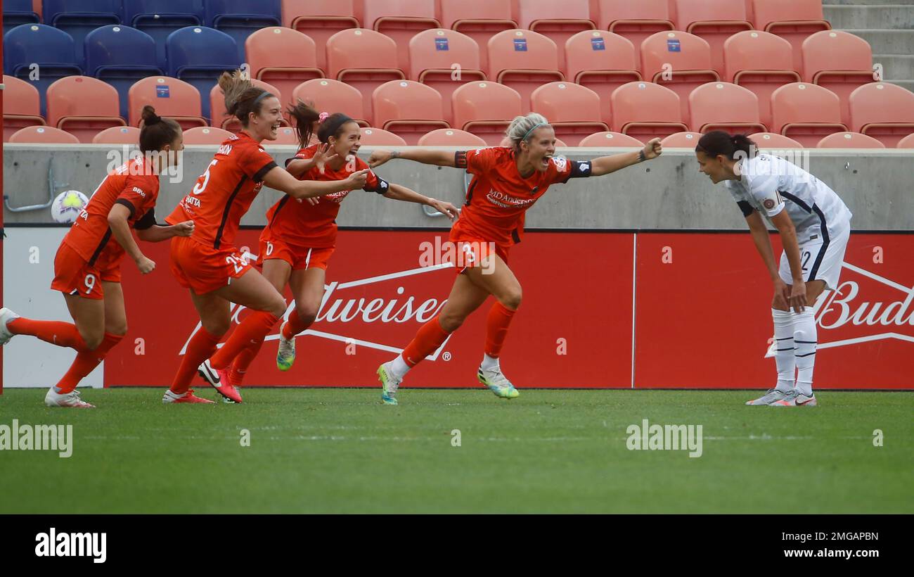Houston Dash forward Rachel Daly (3) celebrates with her teammates ...