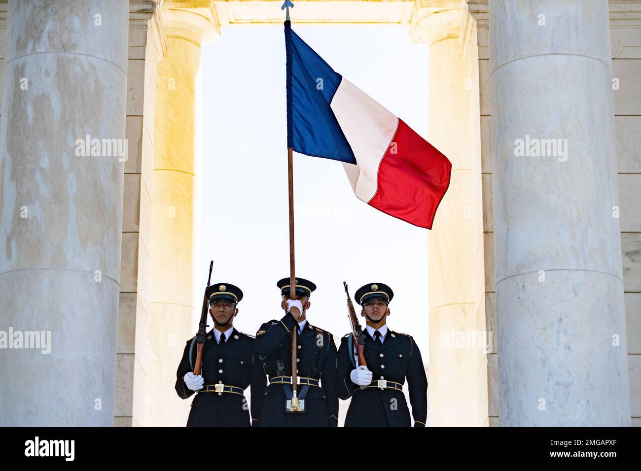 A color guard from the 3d U.S. Infantry Regiment (The Old Guard ...