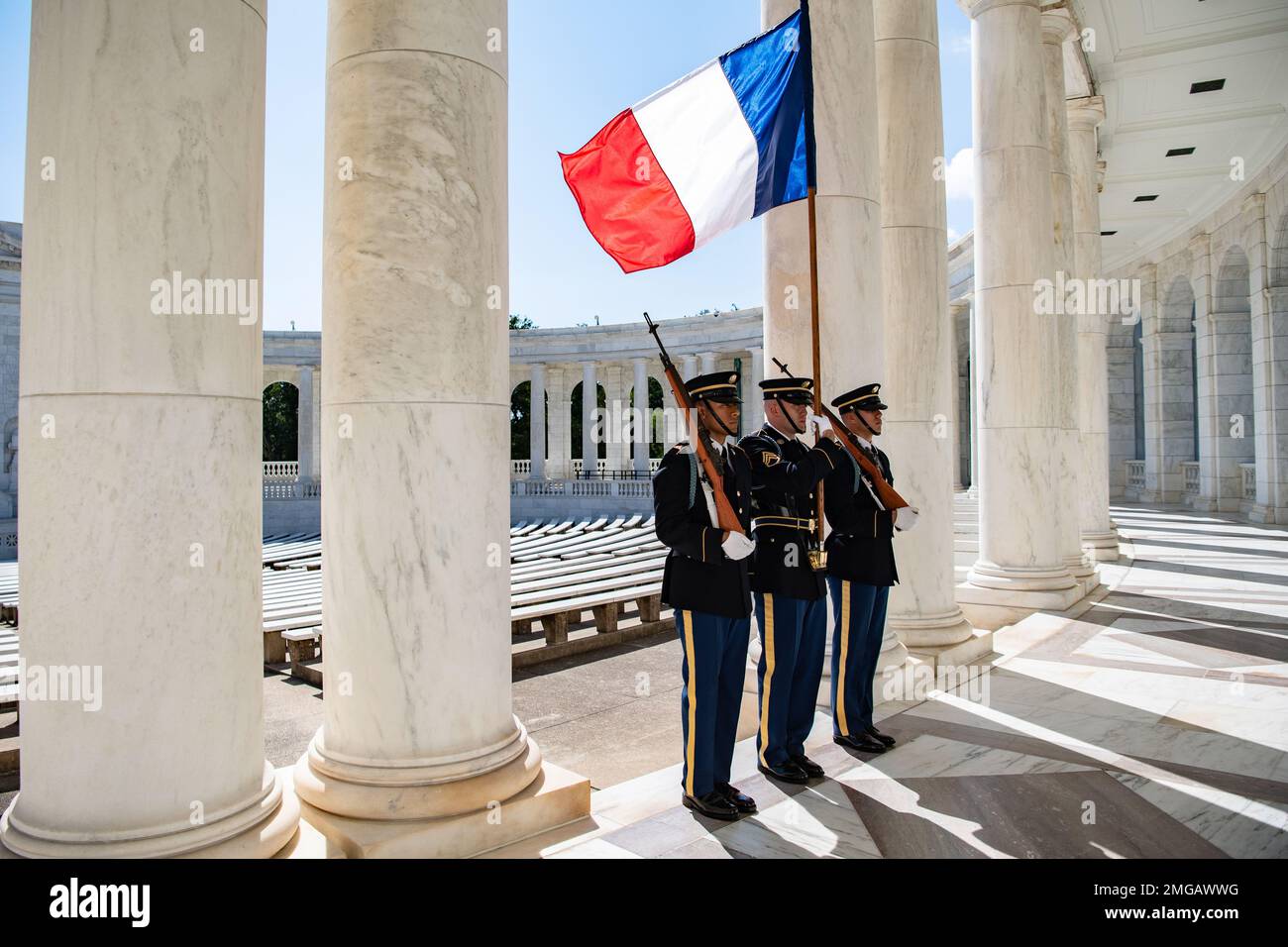 A color guard from the 3d U.S. Infantry Regiment (The Old Guard ...
