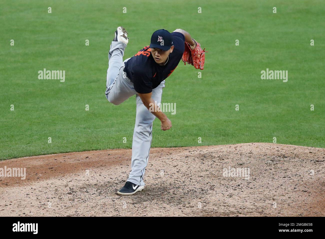 Detroit Tigers pitcher Shao-Ching Chiang throws during an intrasquad ...