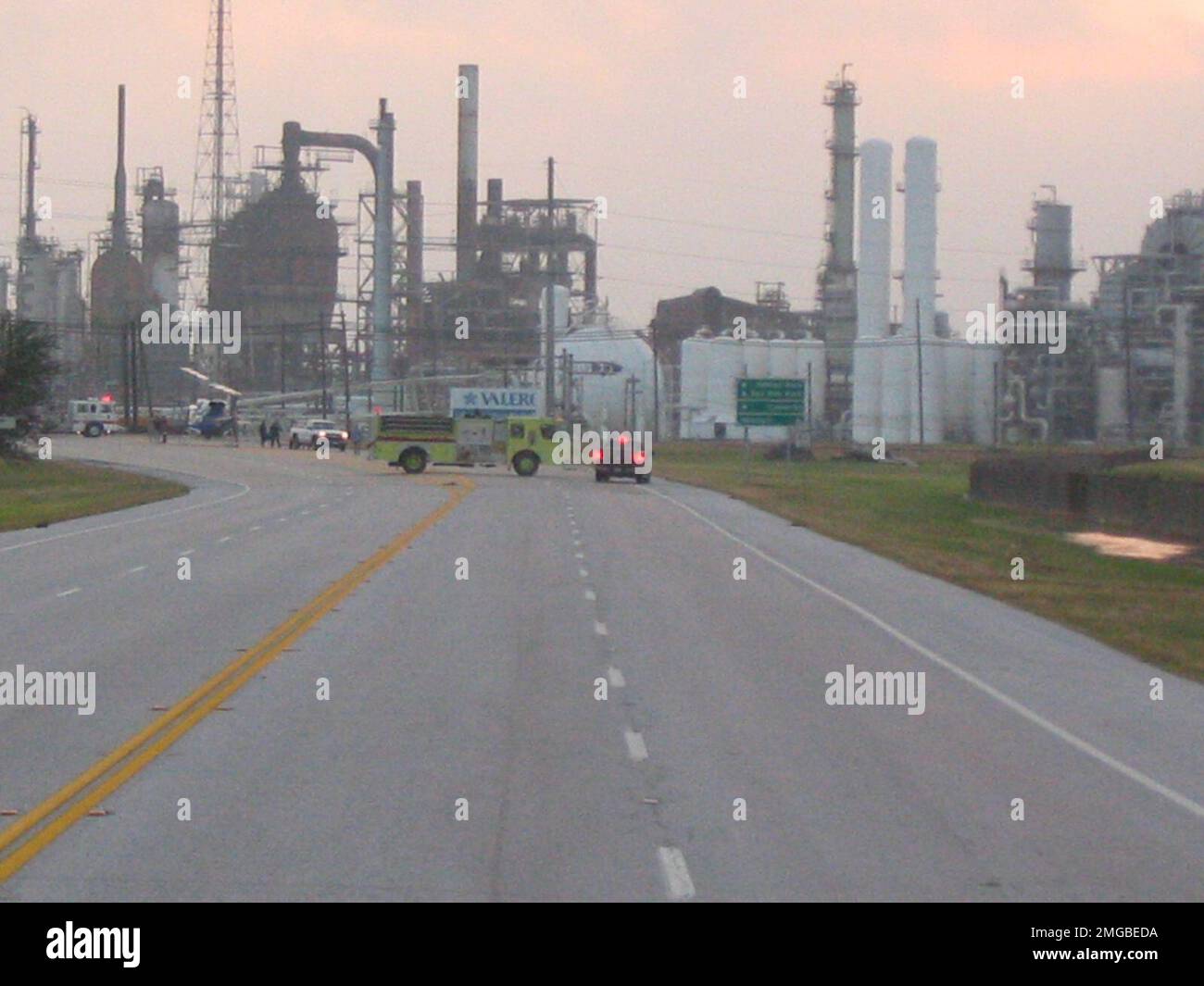 Sabine Refinery - 26-HK-258-2. Hurricane Katrina Stock Photo - Alamy