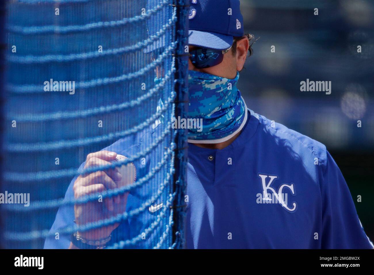 Kansas City Royals manager Mike Matheny watches baseball practice at ...