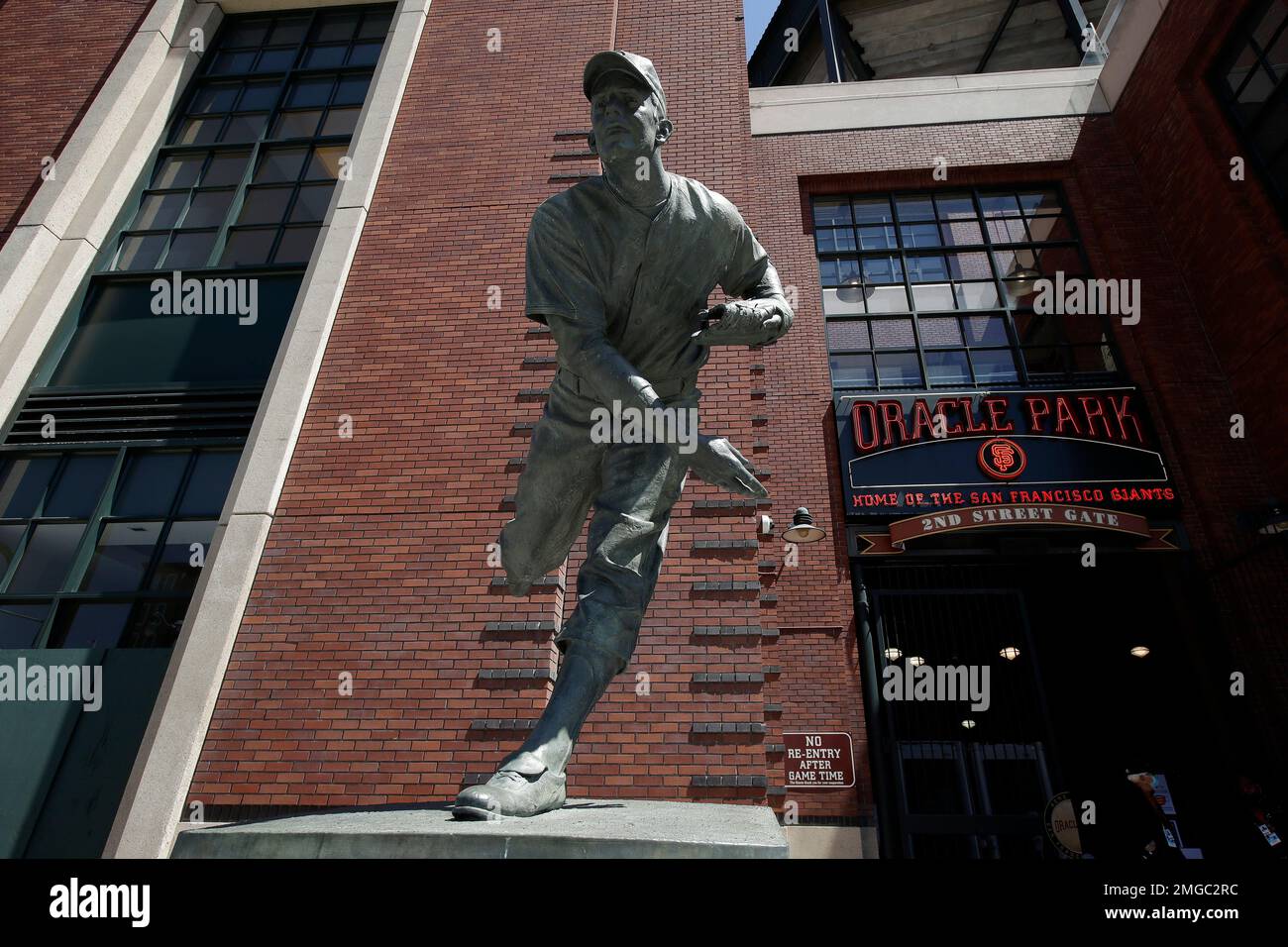 The statue of former San Francisco Giants pitcher Gaylord Perry is ...