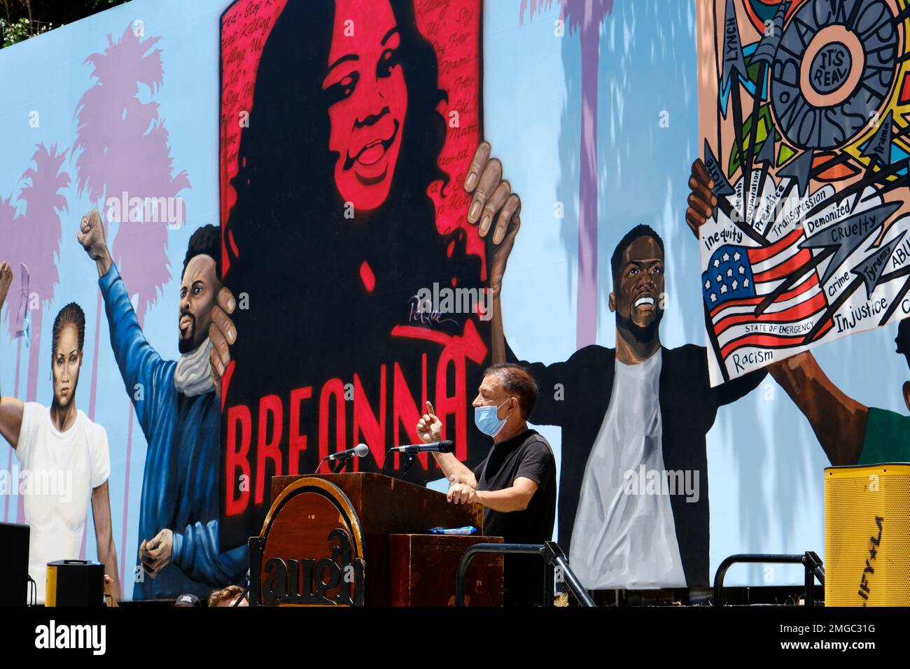 Jamie Masada, owner of the Laugh Factory talks during the unveiling of ...