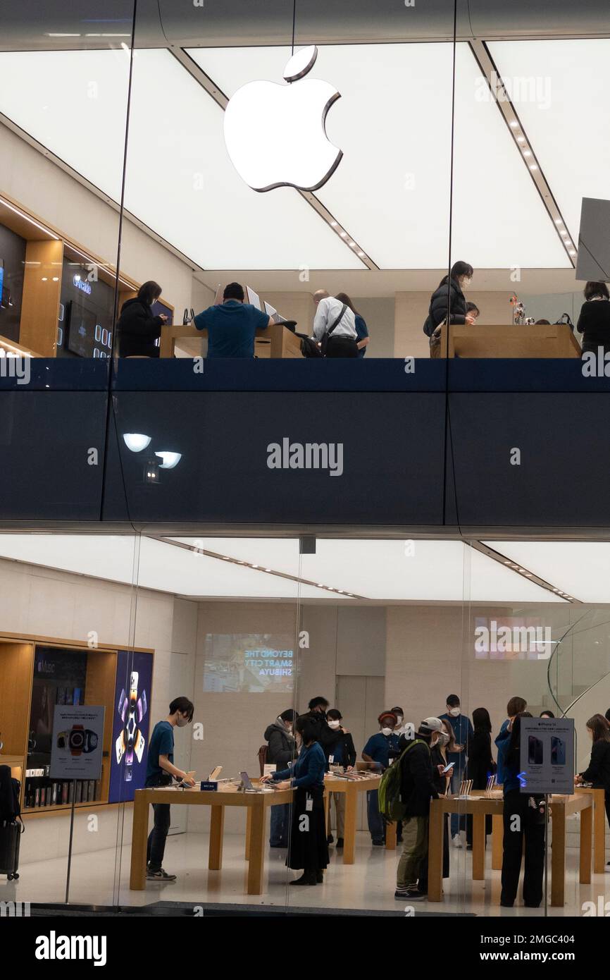 Tokyo, Japan. 24th Jan, 2023. Shoppers at an Apple Store in Shibuya ...