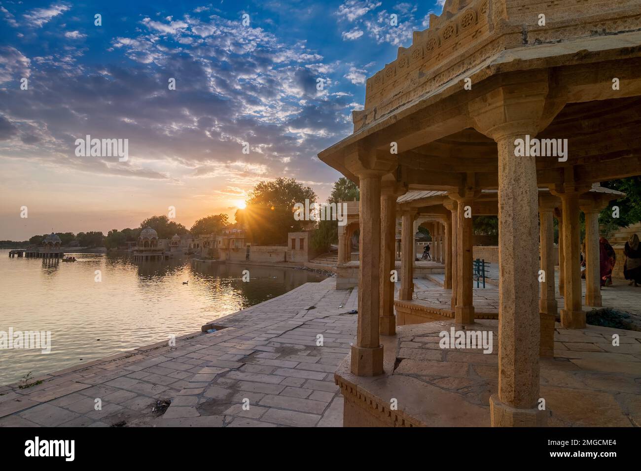 Nice sunset at Gadisar lake, Jaisalmer, Rajasthan, India. Setting sun ...