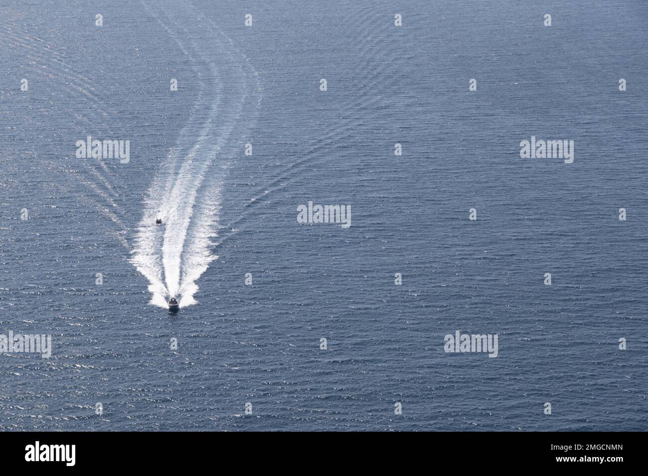 Sailors assigned to Explosive Ordnance Disposal Mobile Unit (EODMU) 11 ...