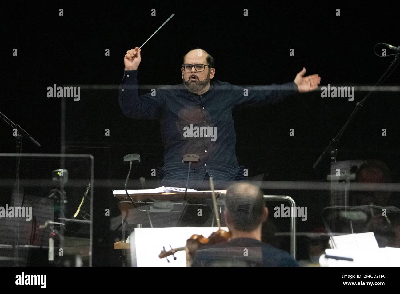 The Greek general music director Myron Michailidis conducts in Erfurt ...