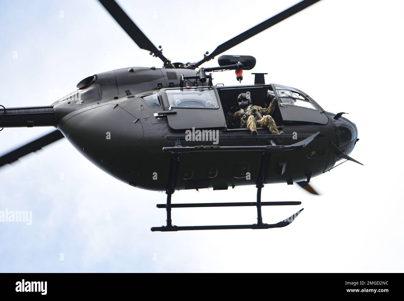 U.S. Army National Guard Soldiers and first responders-rescuers with ...