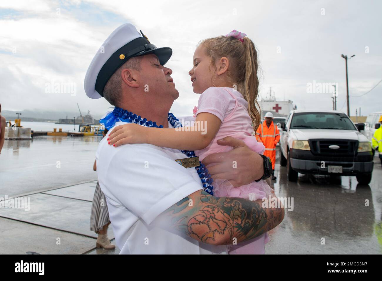 APRA HARBOR, Guam (Aug. 23, 2022) – Chief Gunner’s Mate Peter Lussier ...