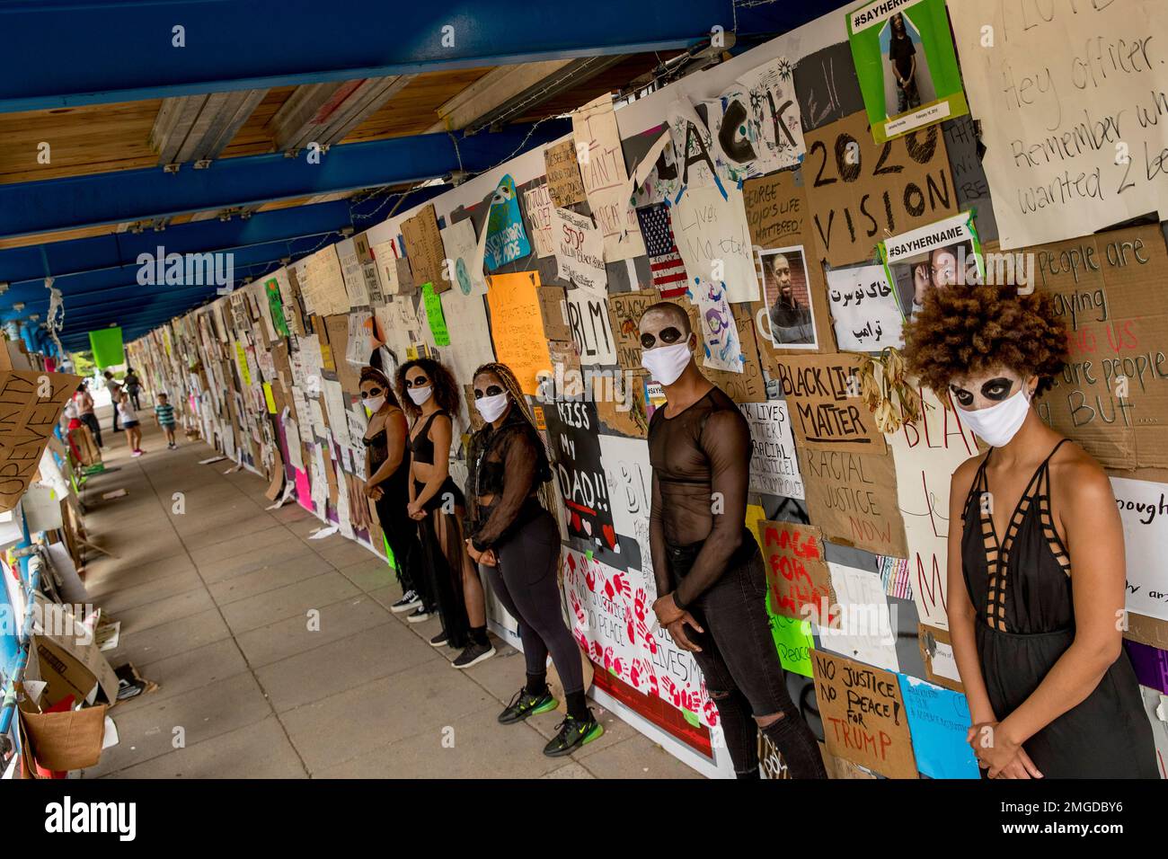 From left, independent dancers Krystal Butler of Washington, Manuela ...