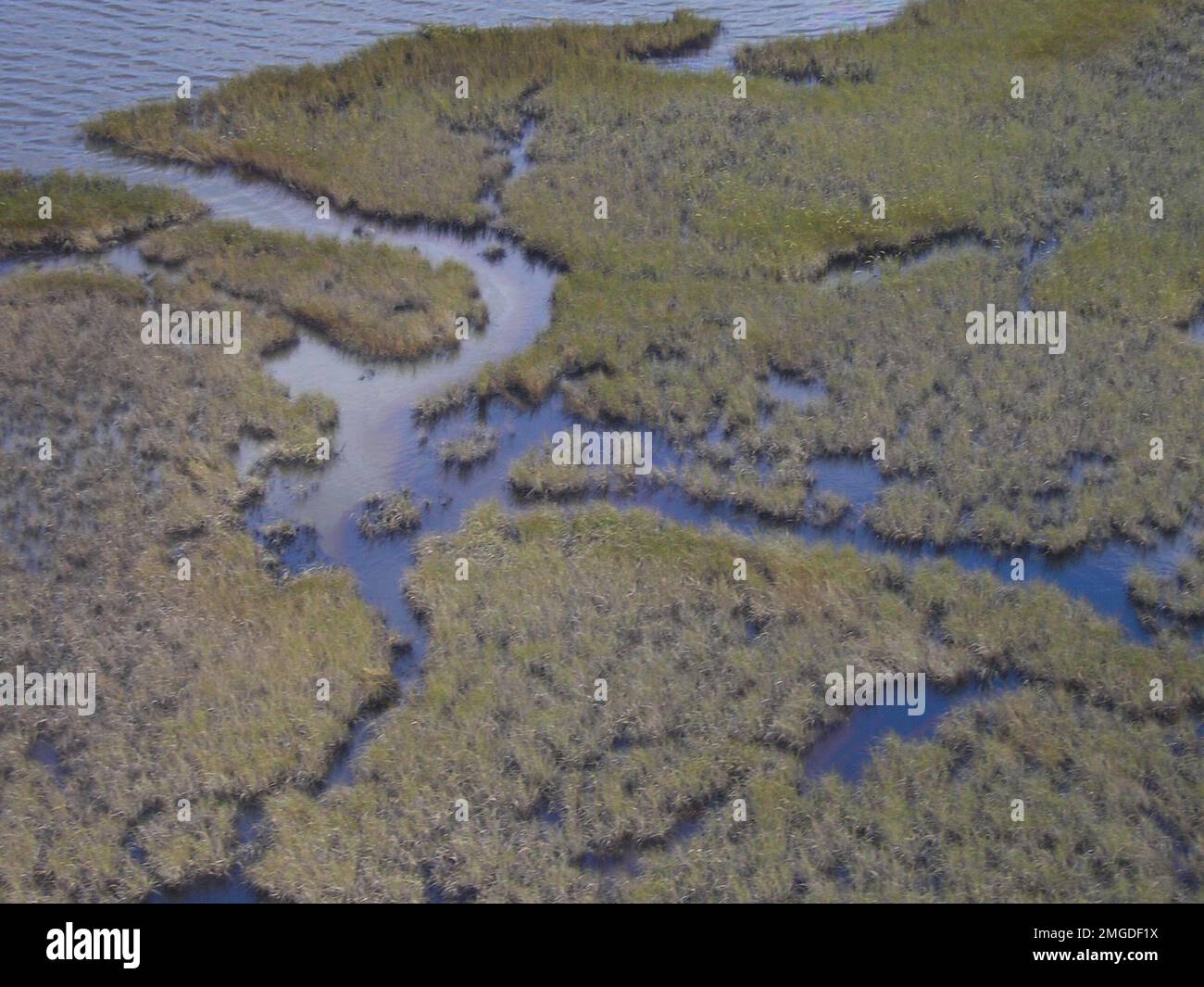 Pollution - ESU St. Louis Response - Shell Narin - 26-HK-247-99. Salt ...