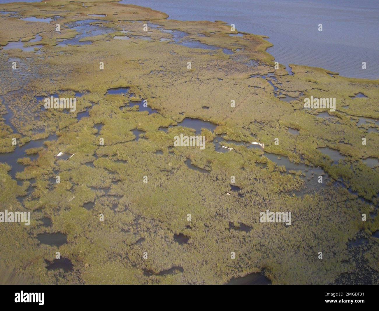 Pollution - ESU St. Louis Response - Shell Narin - 26-HK-247-96. Salt ...