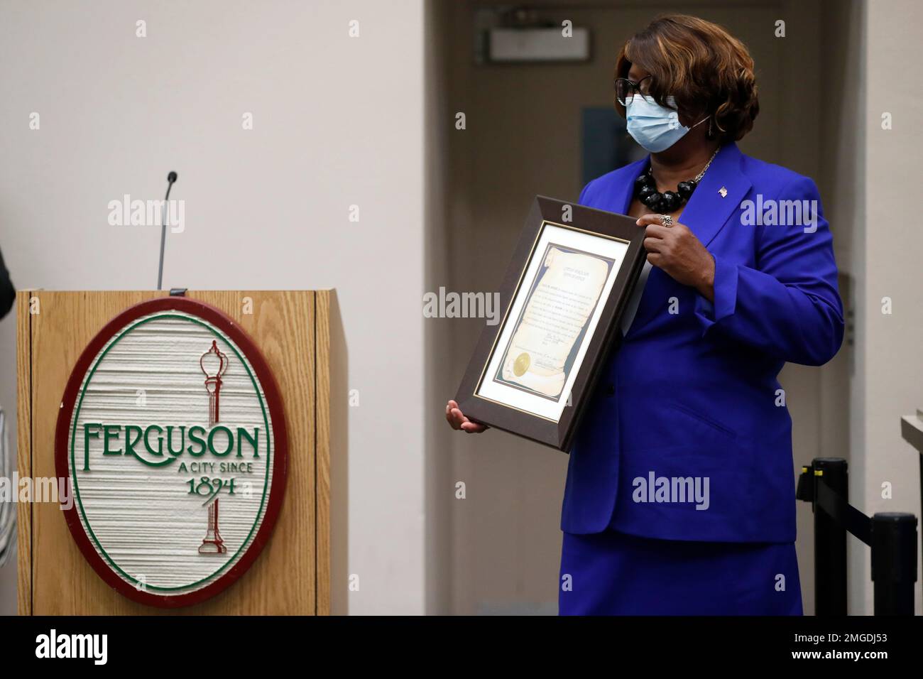 Mayor Ella Jones holds a copy of the oath of office after being sworn ...