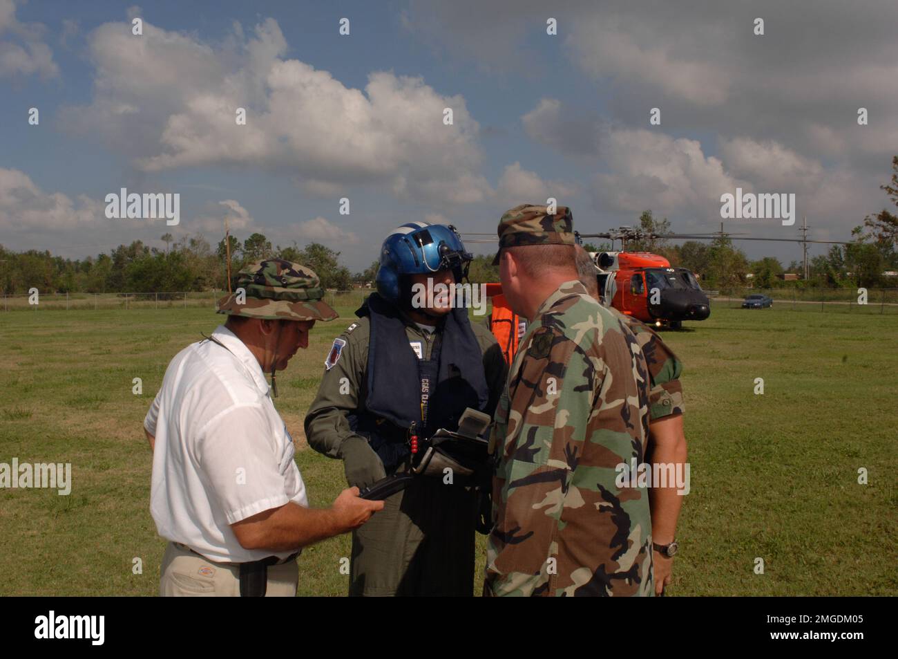 Aircrafts - Sand Baggers - 26-HK-57-110. Military personnel, air crew ...