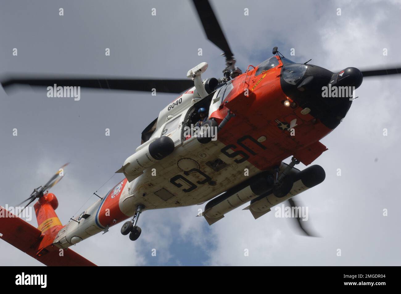 Aircrafts - Sand Baggers - 26-HK-57-49. HH-60 in flight --050929 ...