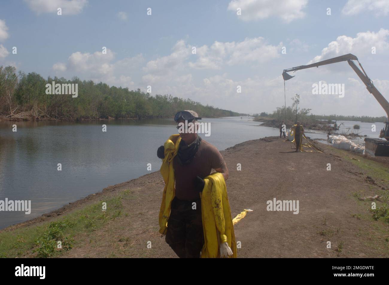 Aircrafts - Sand Baggers - 26-HK-57-123. Personnel walking with sand ...