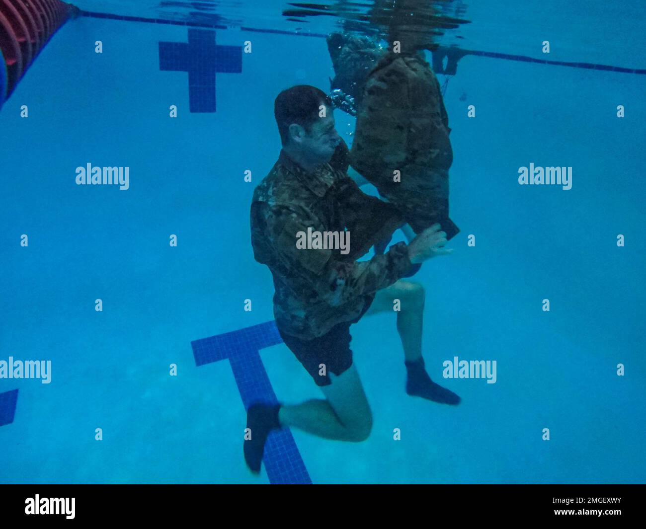 Paratroopers assigned to Headquarters and Headquarters Battalion, 82nd ...