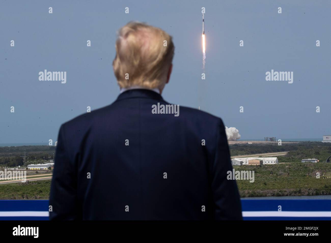 President Donald Trump views the SpaceX flight to the International ...