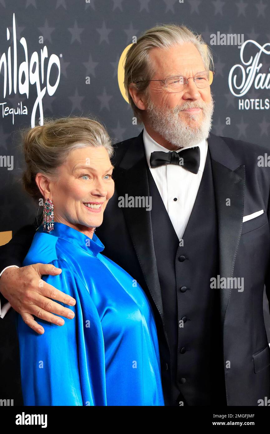 LOS ANGELES - JAN 15: Susan Bridges, Jeff Bridges at 2023 Critics ...