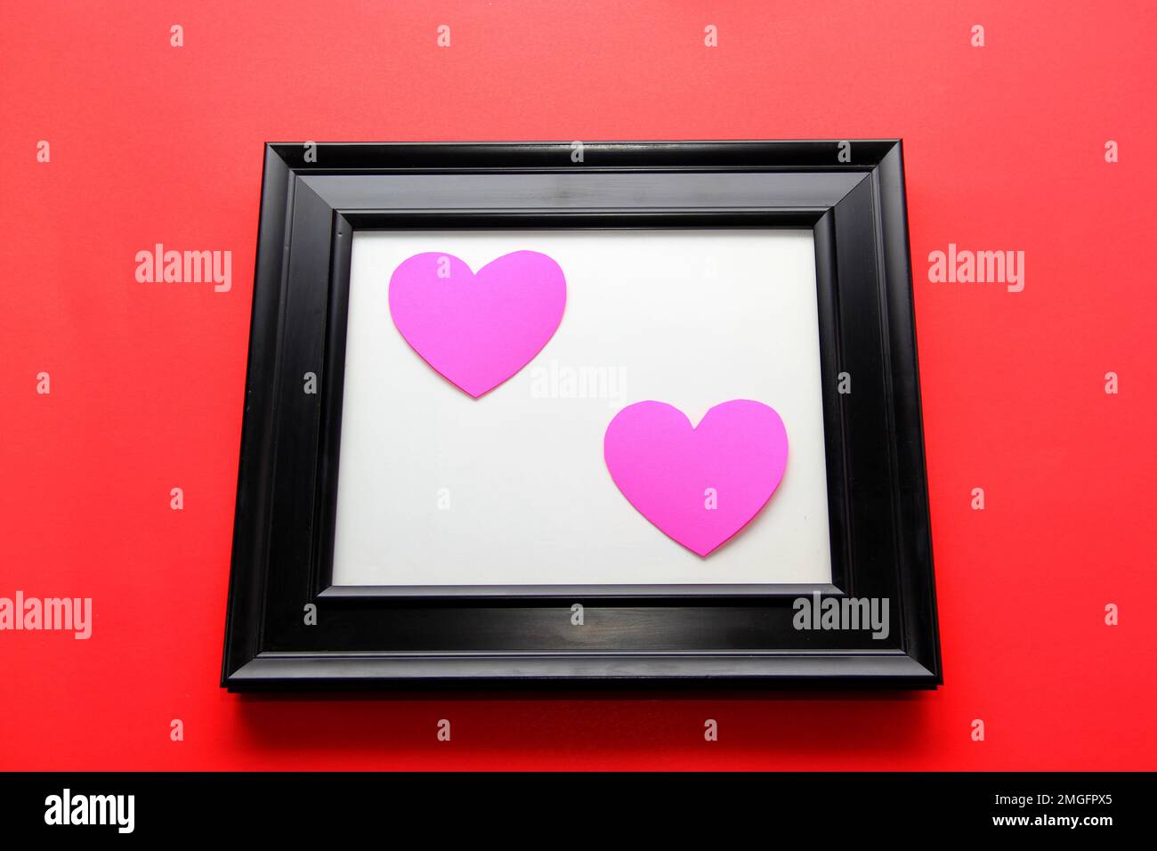 Portrait frame pink hearts hi-res stock photography and images - Alamy