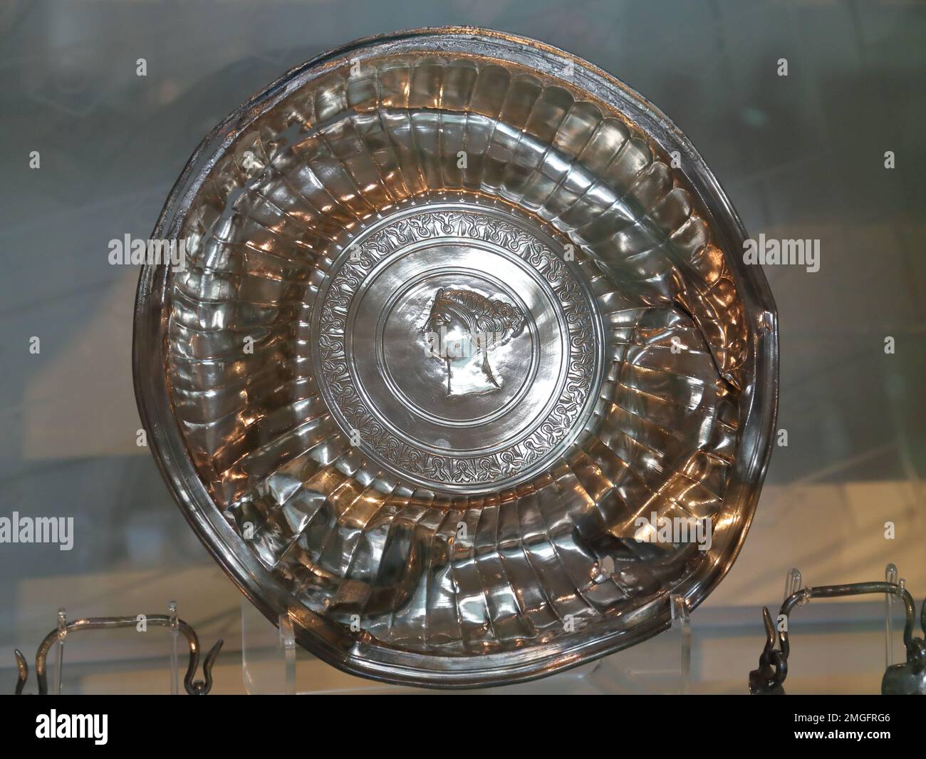 London the bowl hi-res stock photography and images - Alamy