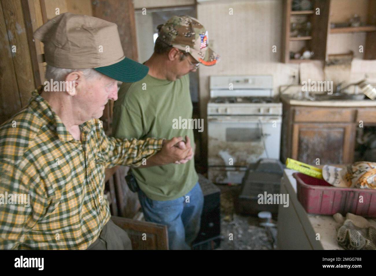 Aftermath - People Return Home - 26-HK-43-40. Hurricane Katrina Stock ...