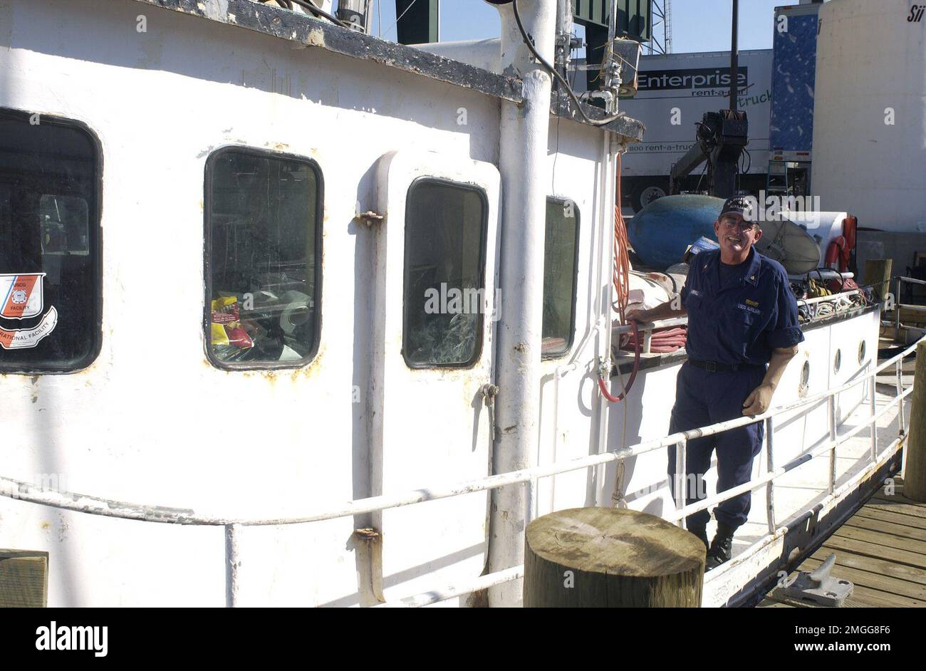Coast Guard Auxiliary - 26-HK-64-3. Coast Guard Auxiliarist Michael ...