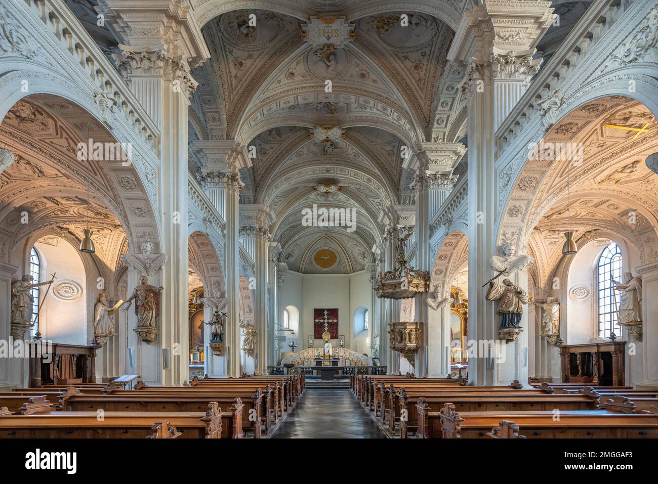 DUSSELDORF, GERMANY - NOVEMBER 10, 2022: View throught the main aisle ...
