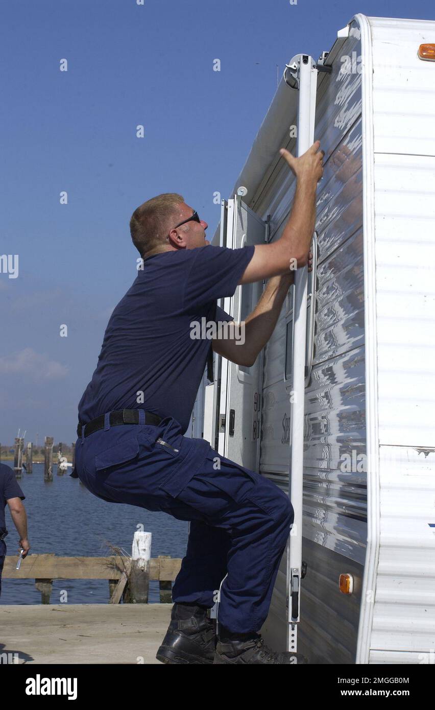 Coast Guard on Scene Damages - 26-HK-82-7. CG On Scene Damages --Coast ...