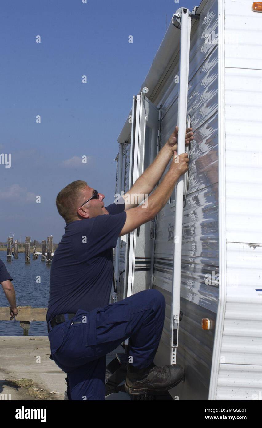 Coast Guard on Scene Damages - 26-HK-82-39. CG On Scene Damages--Coast ...