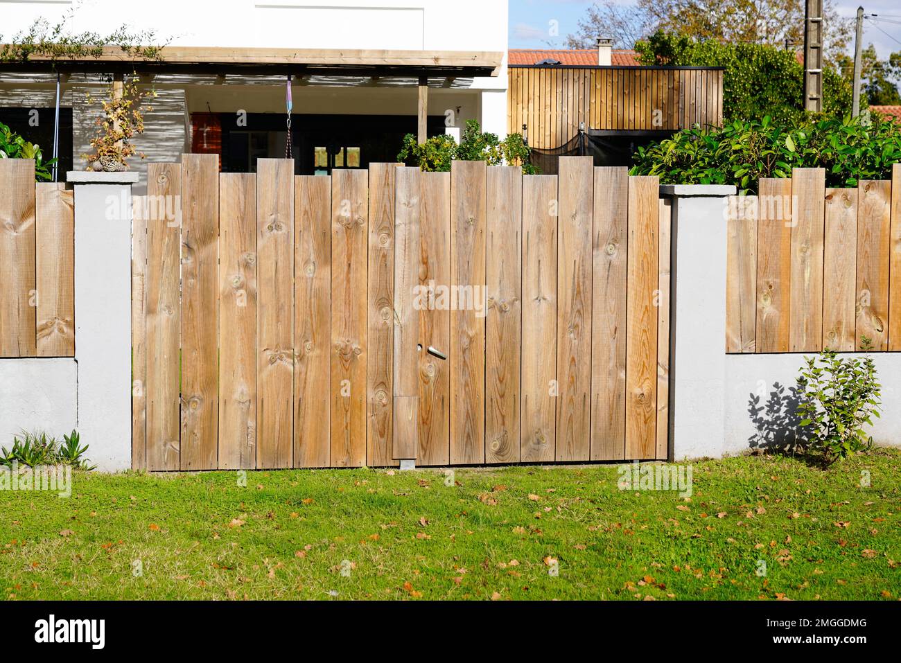 Wooden gate design style wood street view outdoor Stock Photo - Alamy