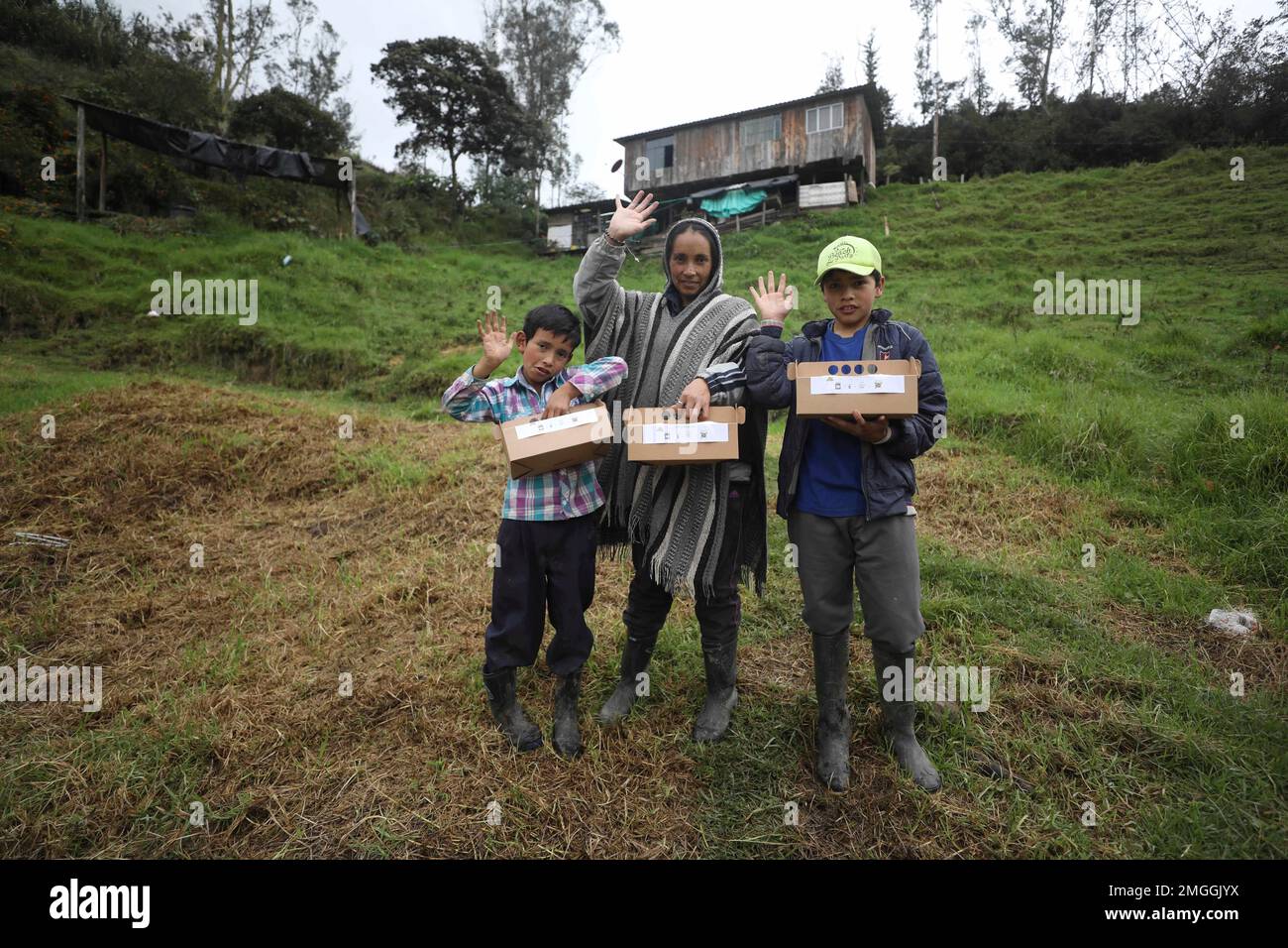 Nubia Rocio Gaona, 37, and her sons, David Gaona, 14, right, and ...