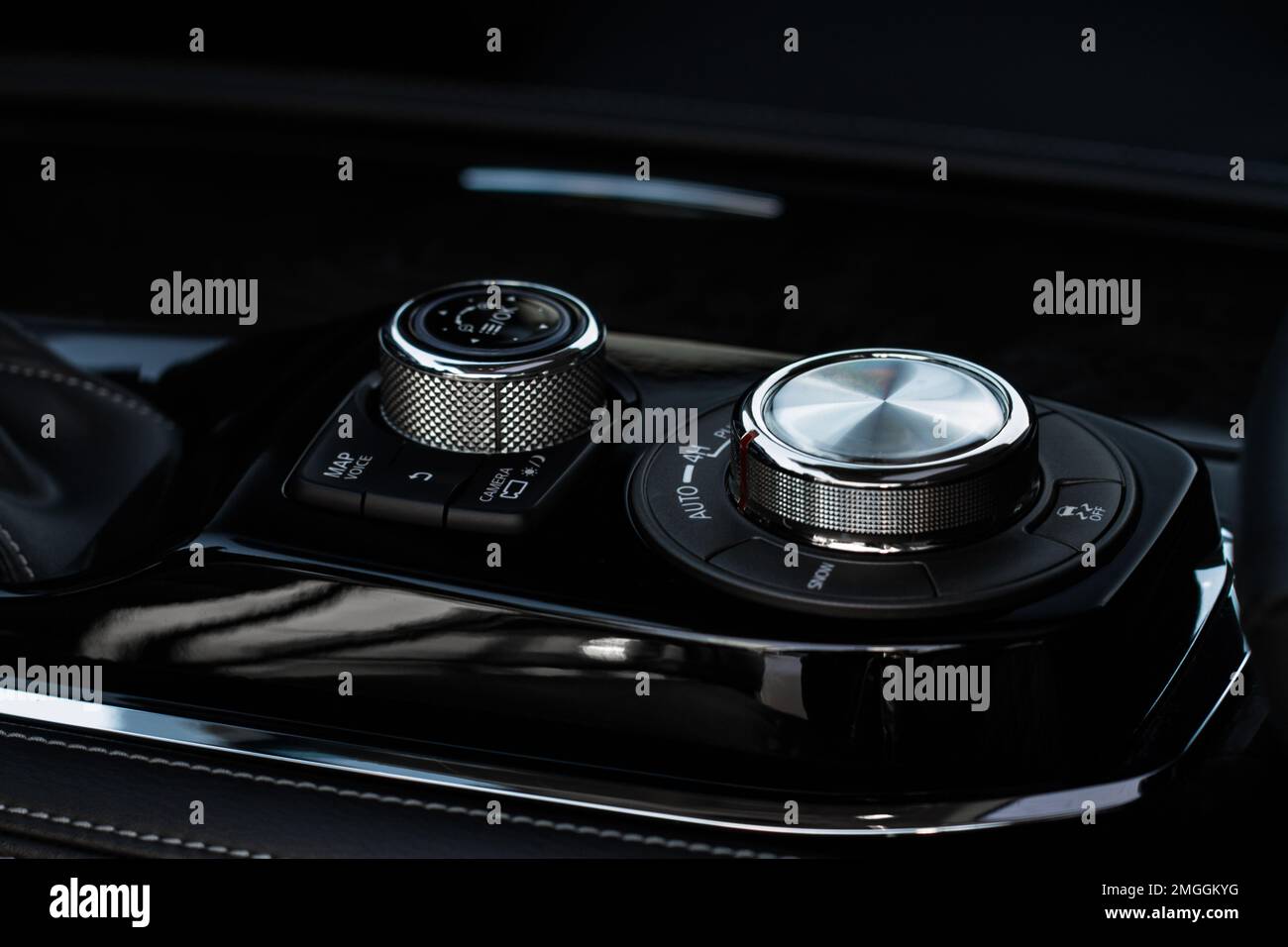 Car driving mode switch. Drive mode selector button Stock Photo - Alamy