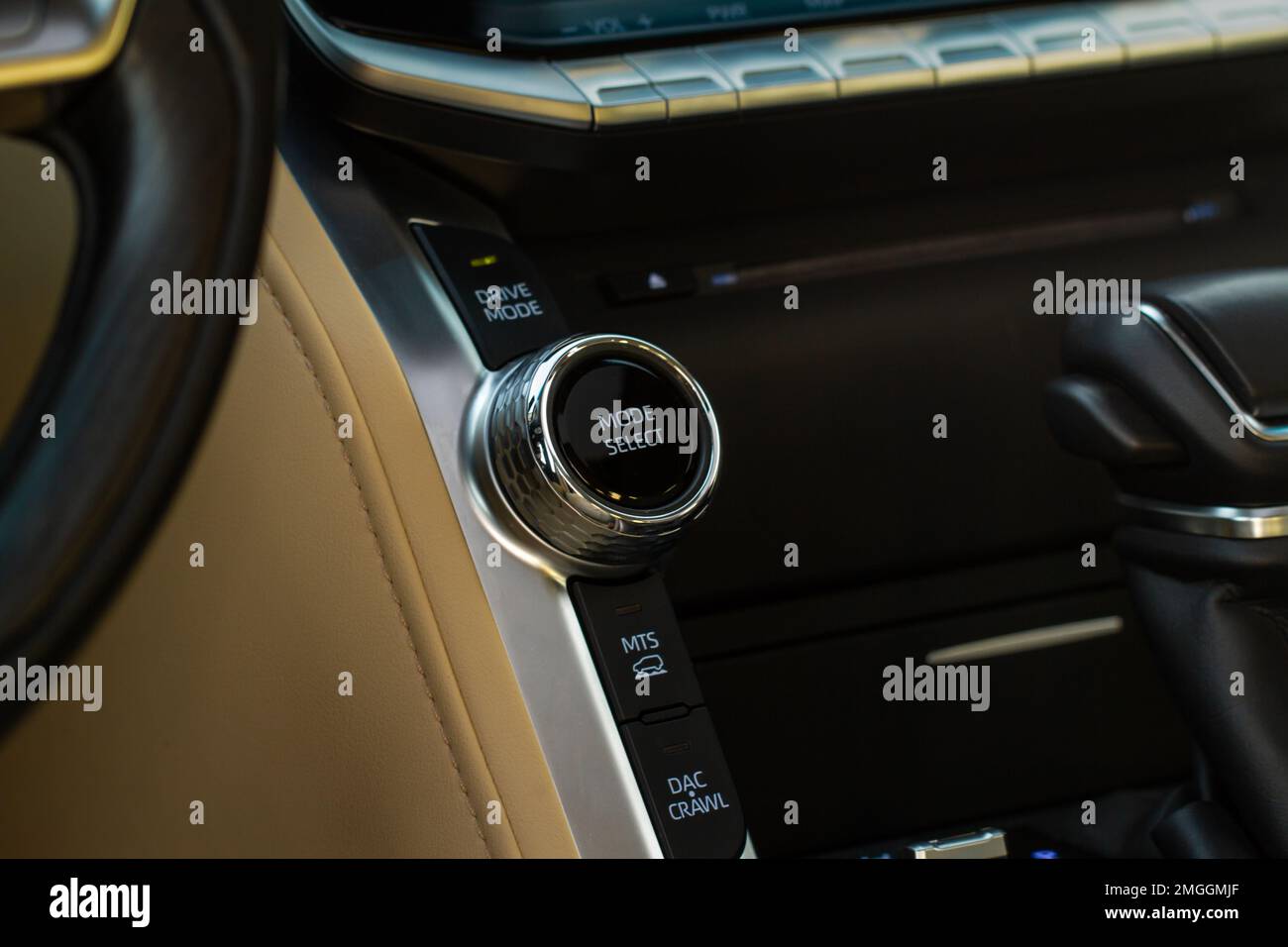 Car driving mode switch. Drive mode selector button Stock Photo - Alamy