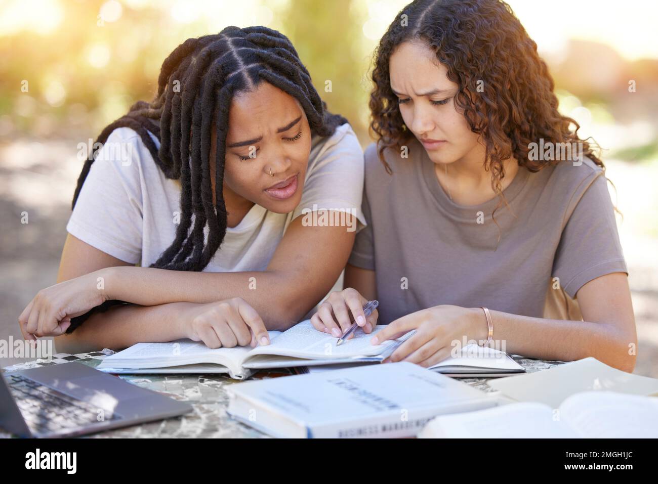Book help hi-res stock photography and images - Alamy