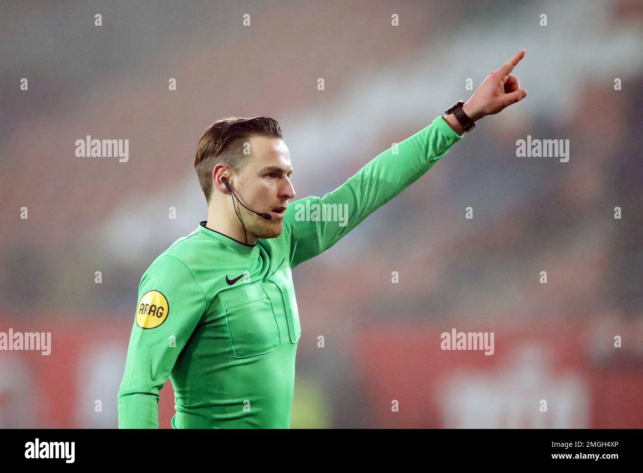 UTRECHT - referee Laurens Gerrets during the Dutch premier league match ...