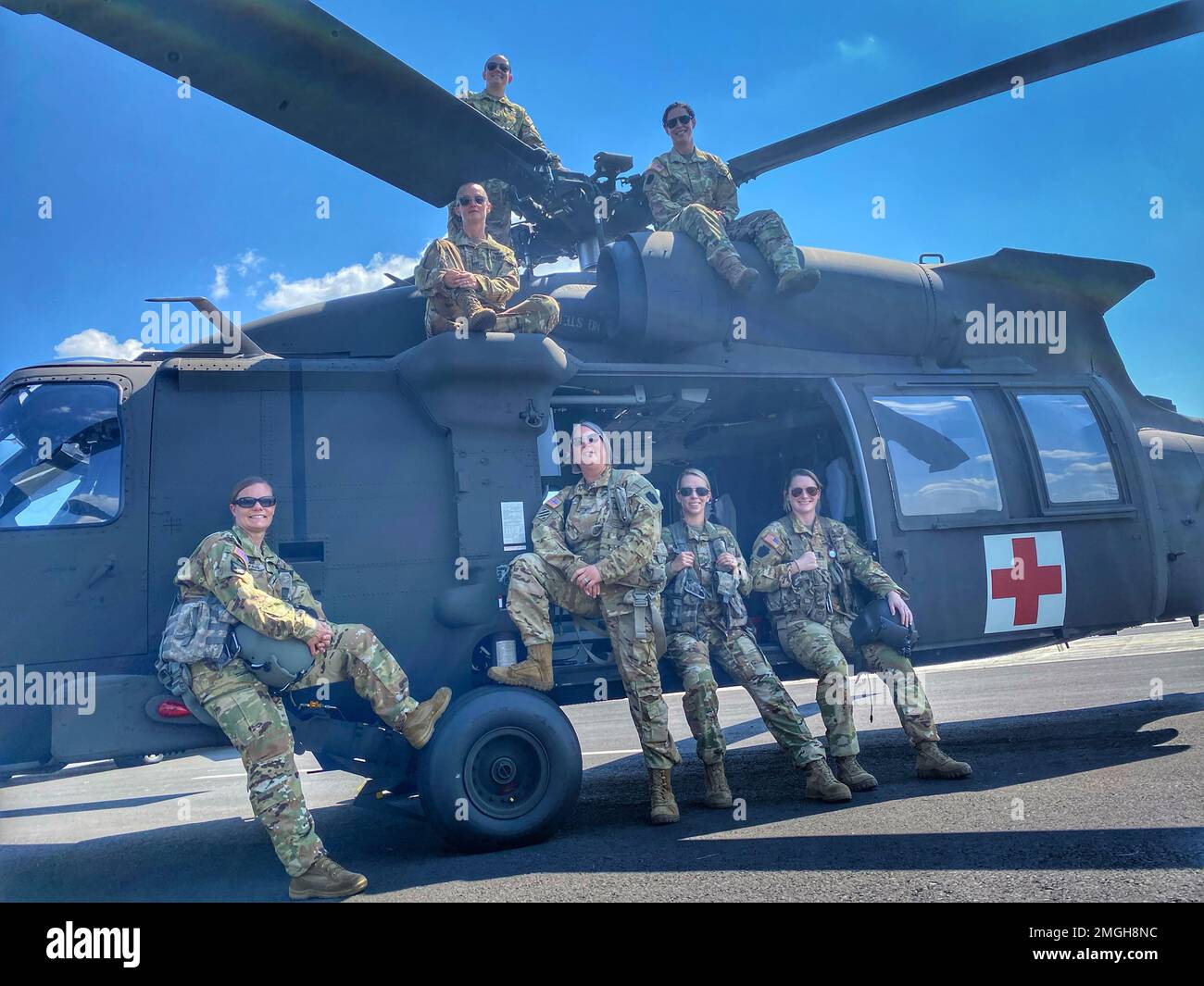 U.S. Soldiers, UH-60 Black Hawk helicopter pilots with the Pennsylvania ...