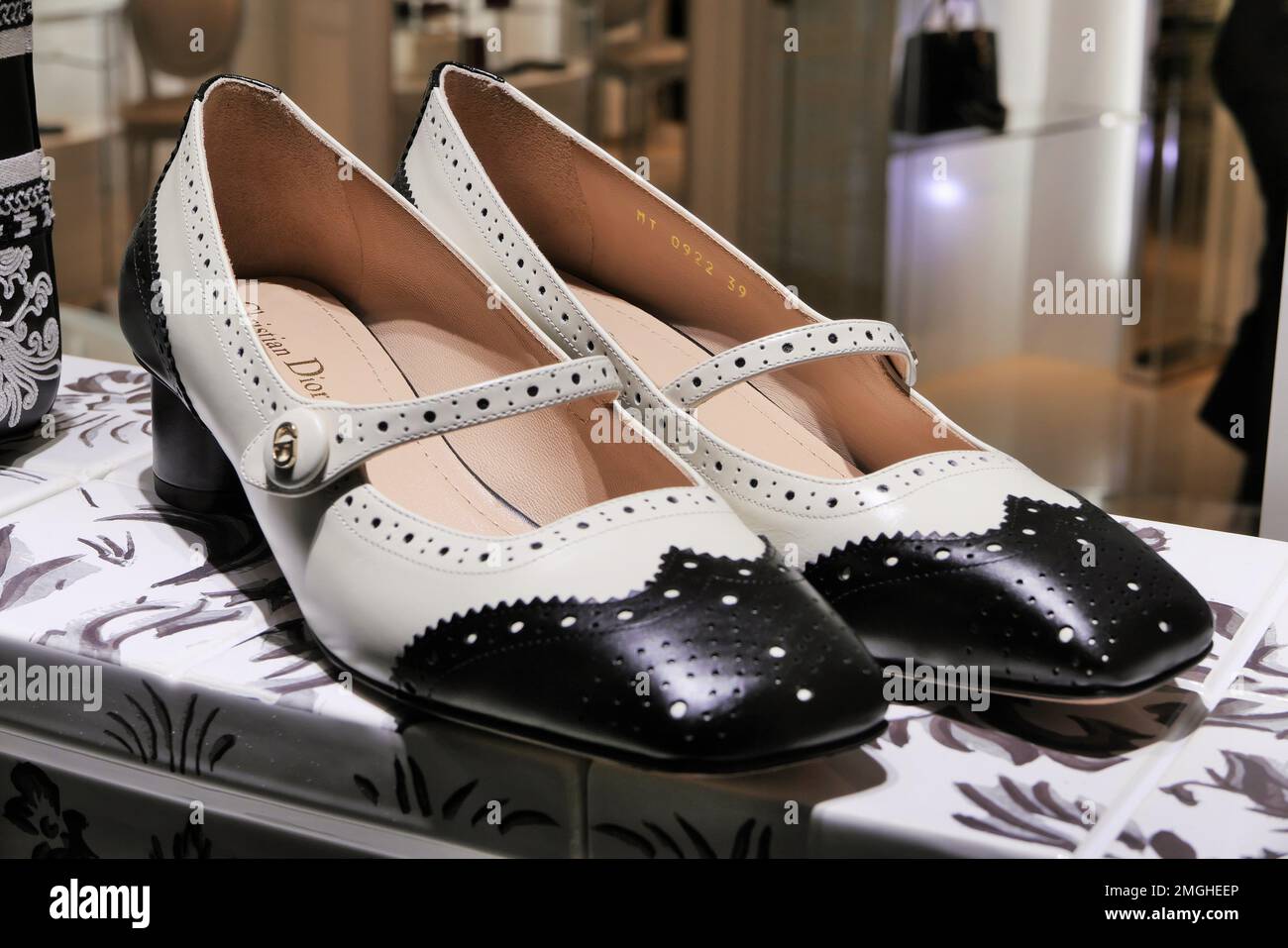 SHOES ON DISPLAY AT DIOR FASHION BOUTIQUE Stock Photo - Alamy