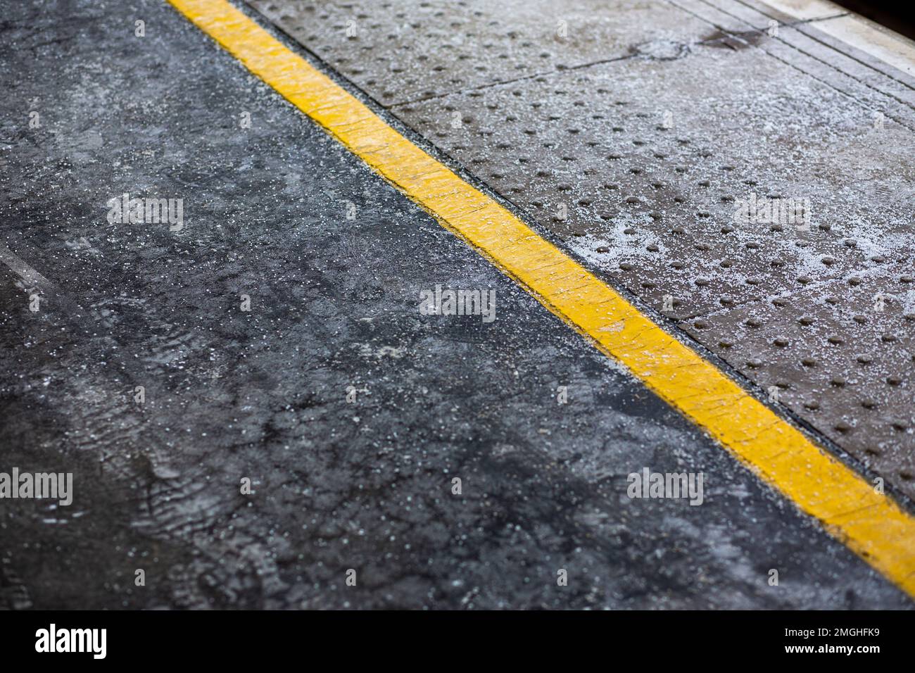 Grit on platform hi-res stock photography and images - Alamy