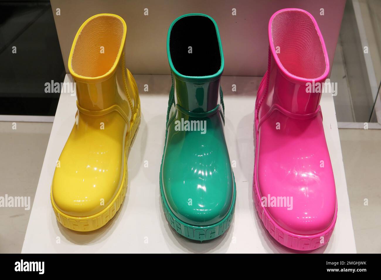 SHOES ON DISPLAY AT UGG FASHION BOUTIQUE Stock Photo - Alamy