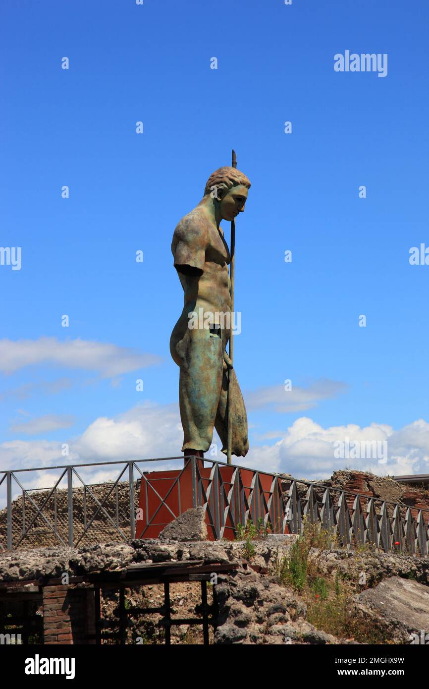 Statue des Daedalus (von Mitoraj), Daidalos, Gestalt in der ...