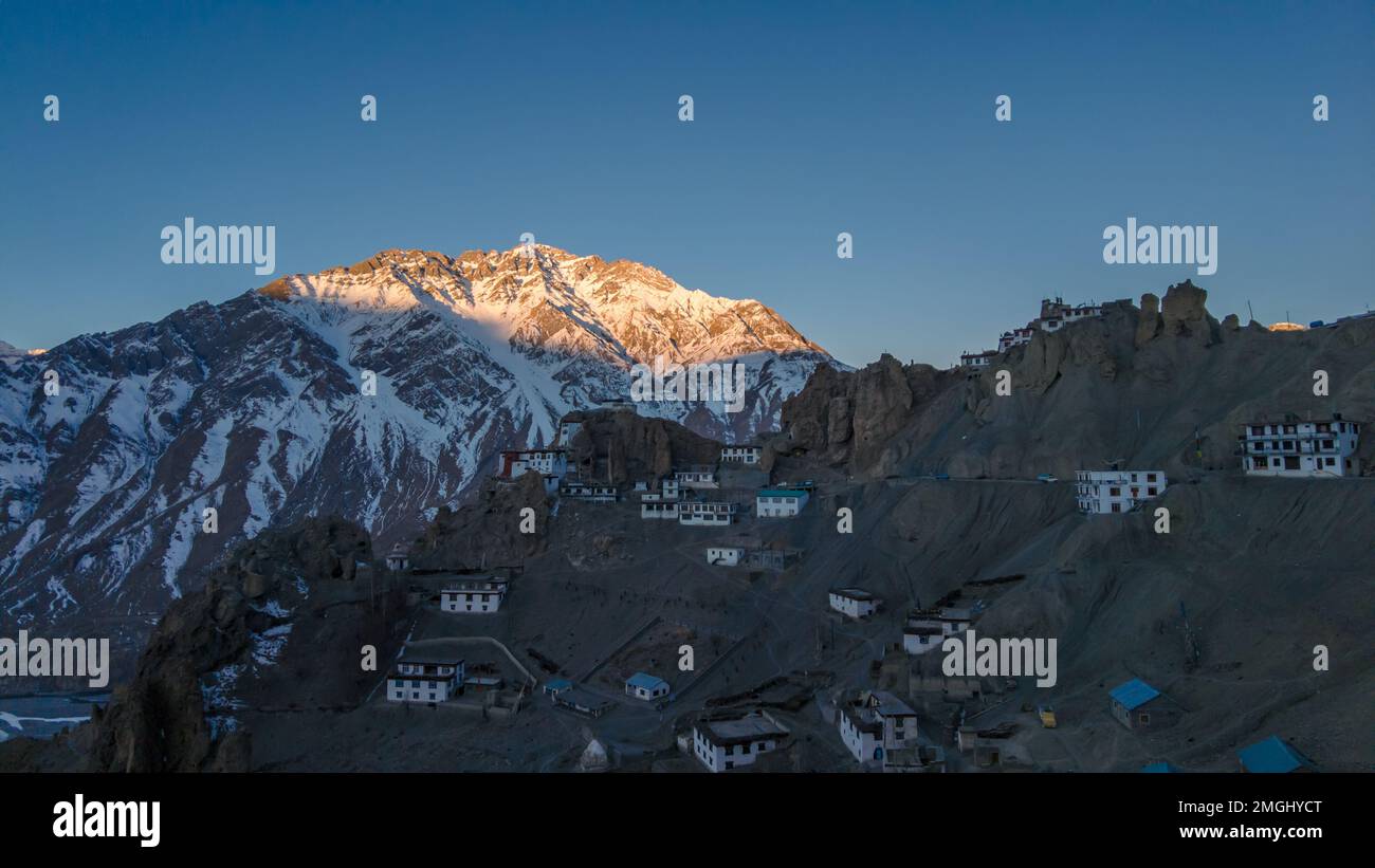 Himalayan peaks 2021 hi-res stock photography and images - Alamy