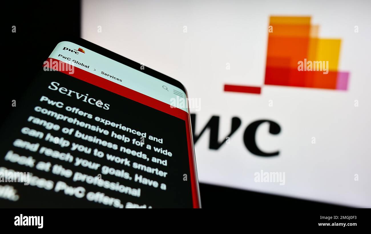 Pwc logo hi-res stock photography and images - Alamy