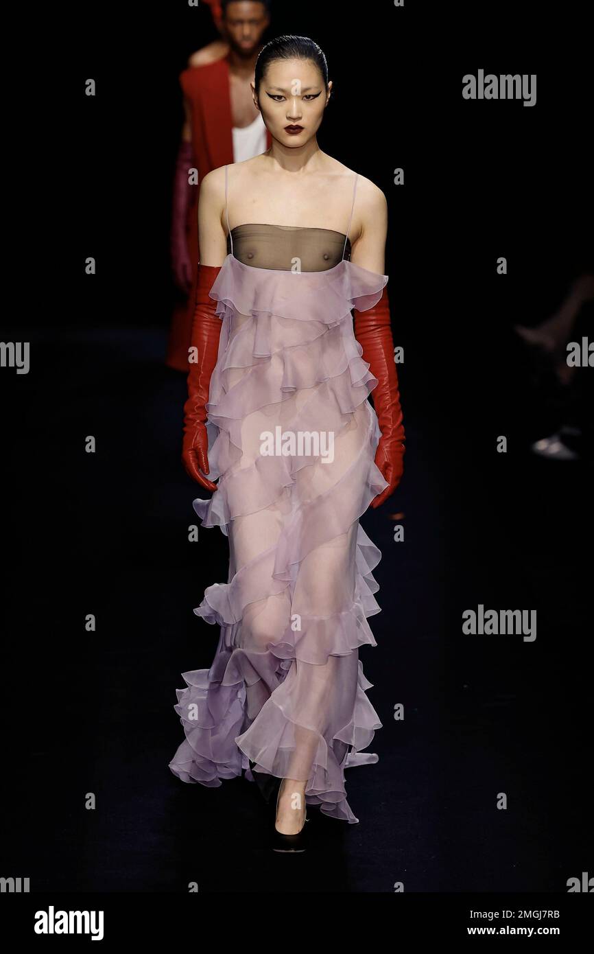 Valentino couture 2023 hi-res stock photography and images - Alamy