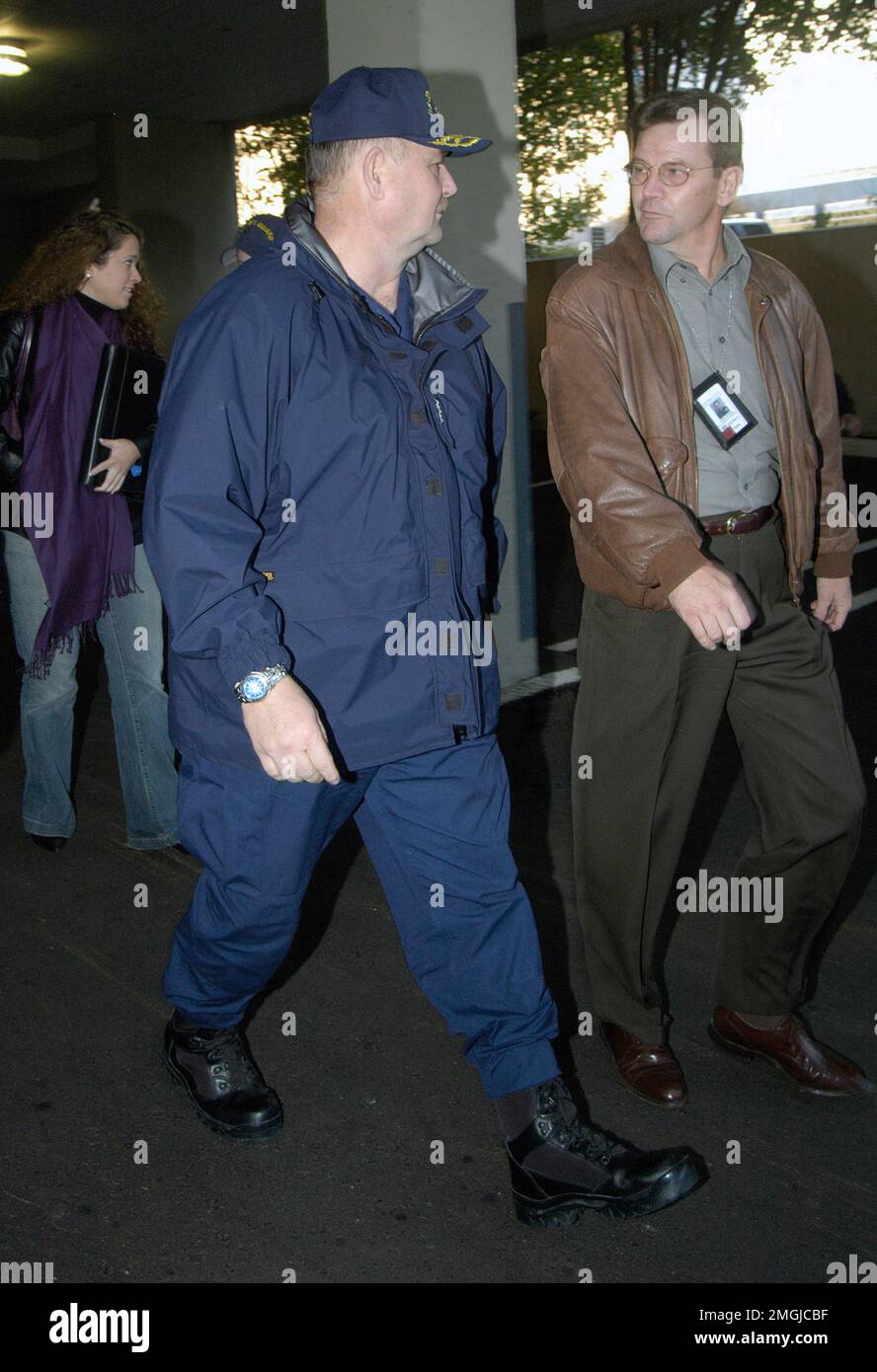 Vice Admiral Thad Allen Visits Jackson Field Office - 26-HK-11-8 ...