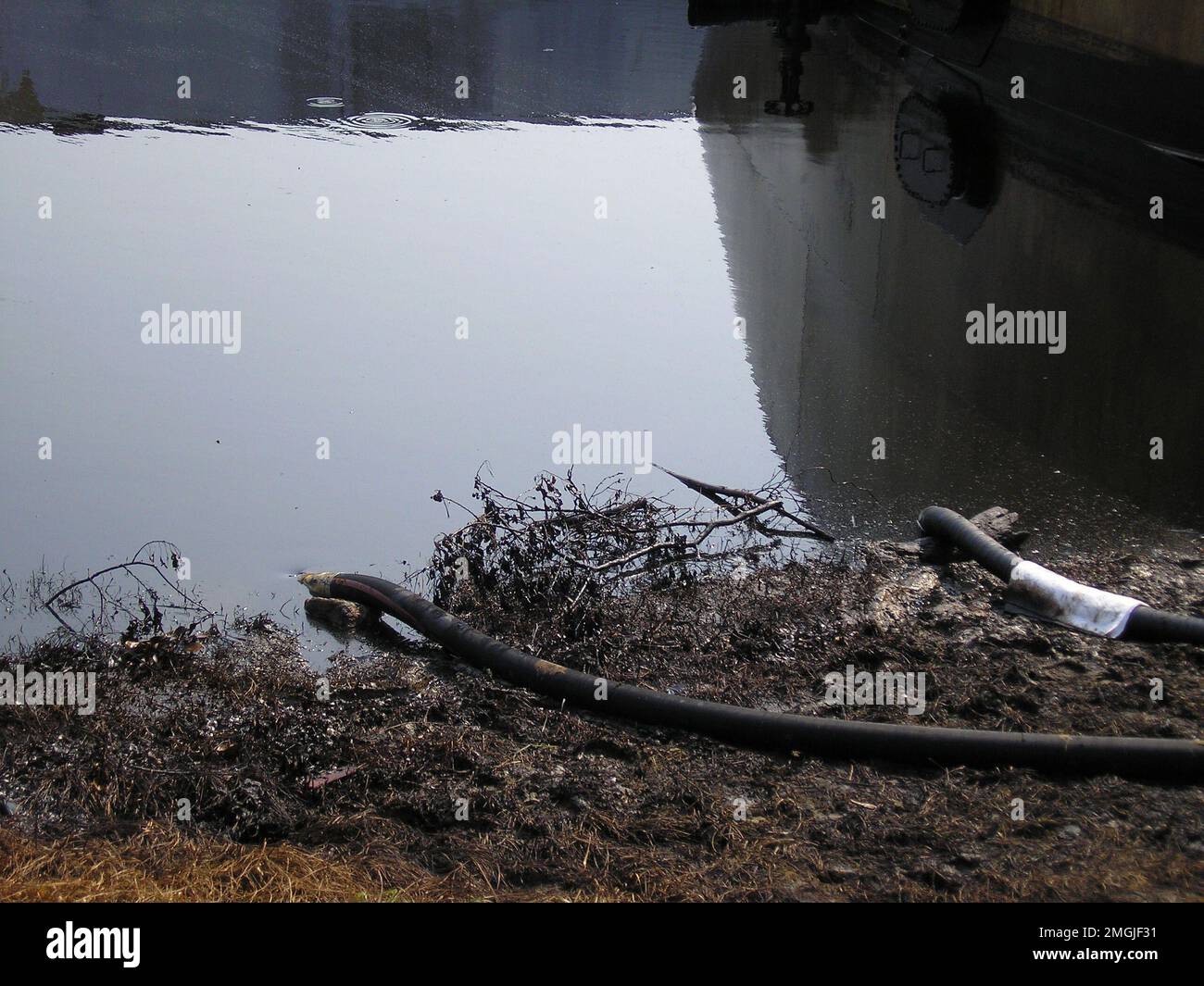 Pollution - ESU St. Louis Response - South Bass - 26-HK-233-41. PUMPING ...
