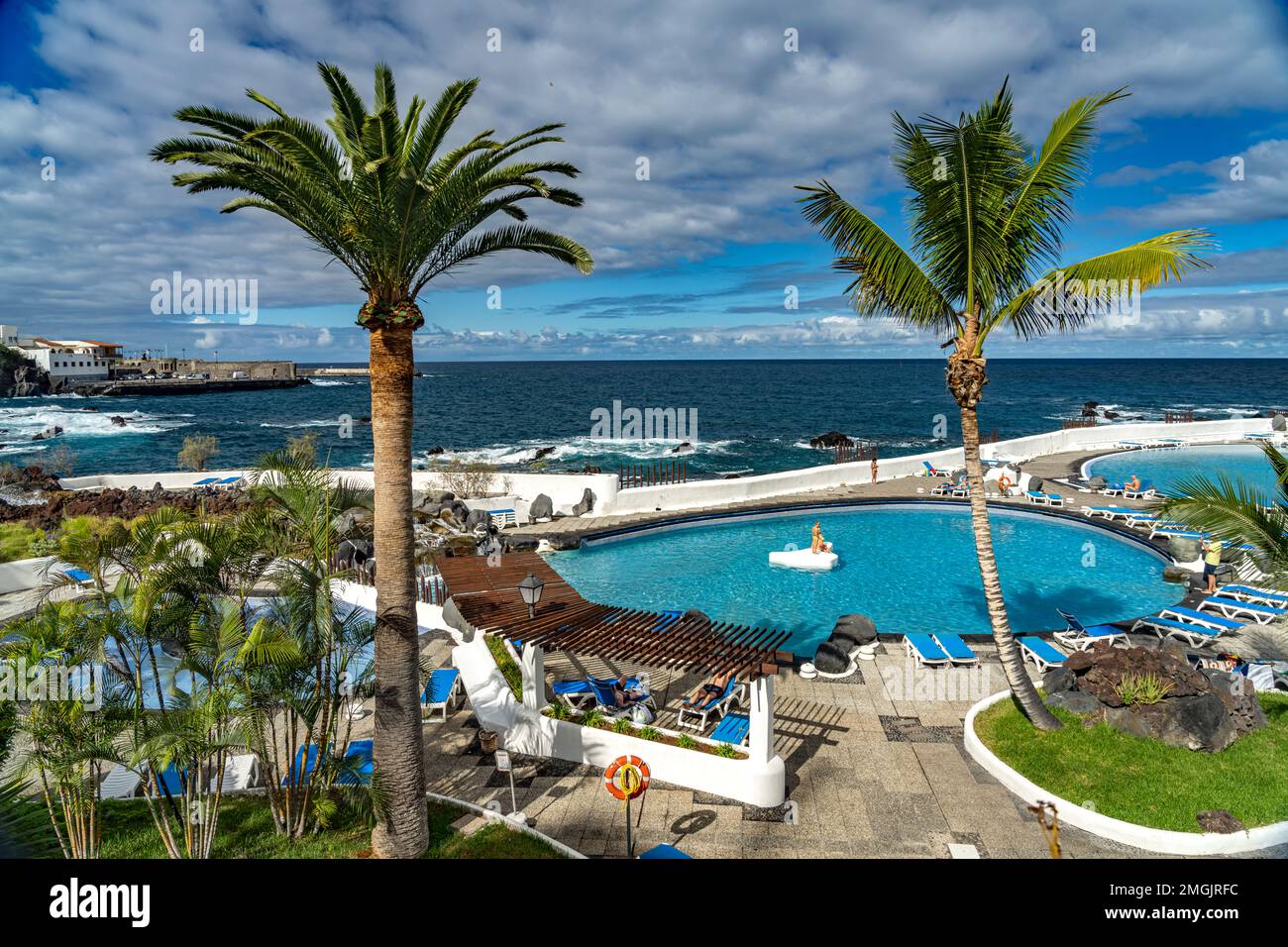 Schwimmbad Costa Martiánez an der Küste von Puerto de la Cruz ...