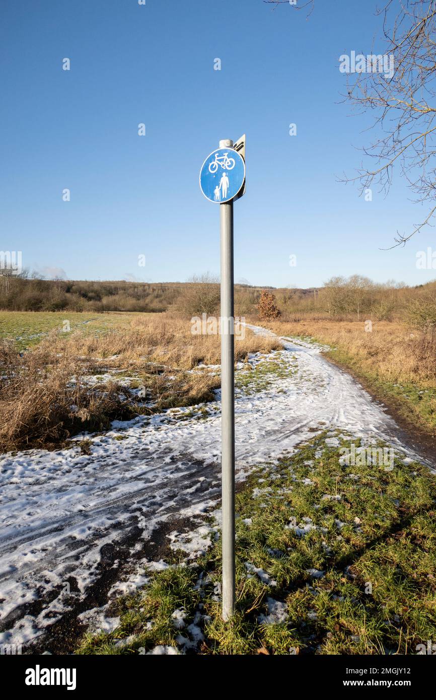 Bicycle and pedestrian shared route sign Stock Photo - Alamy