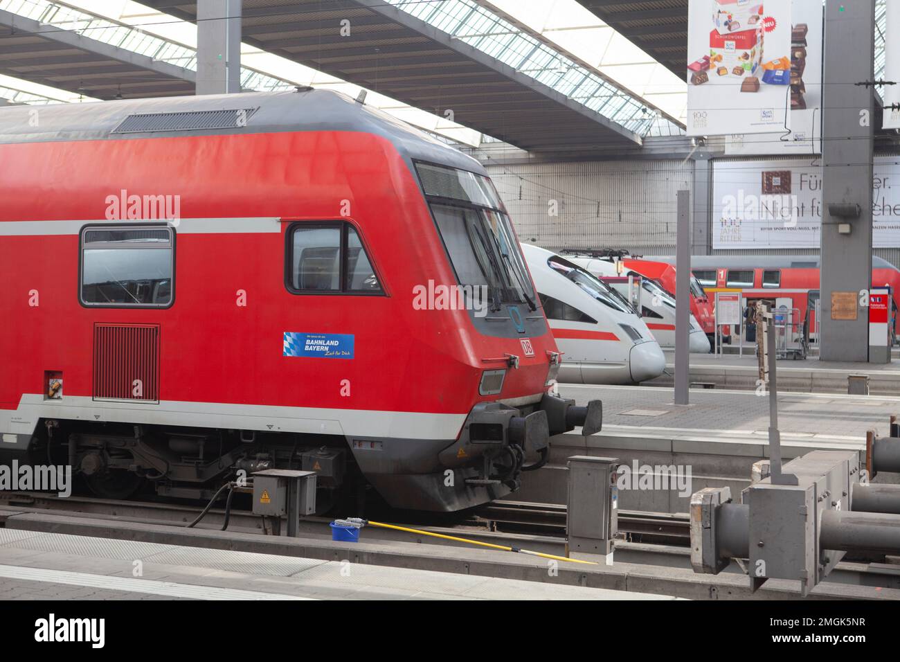 High-speed trains at the Munich railway station Stock Photo - Alamy